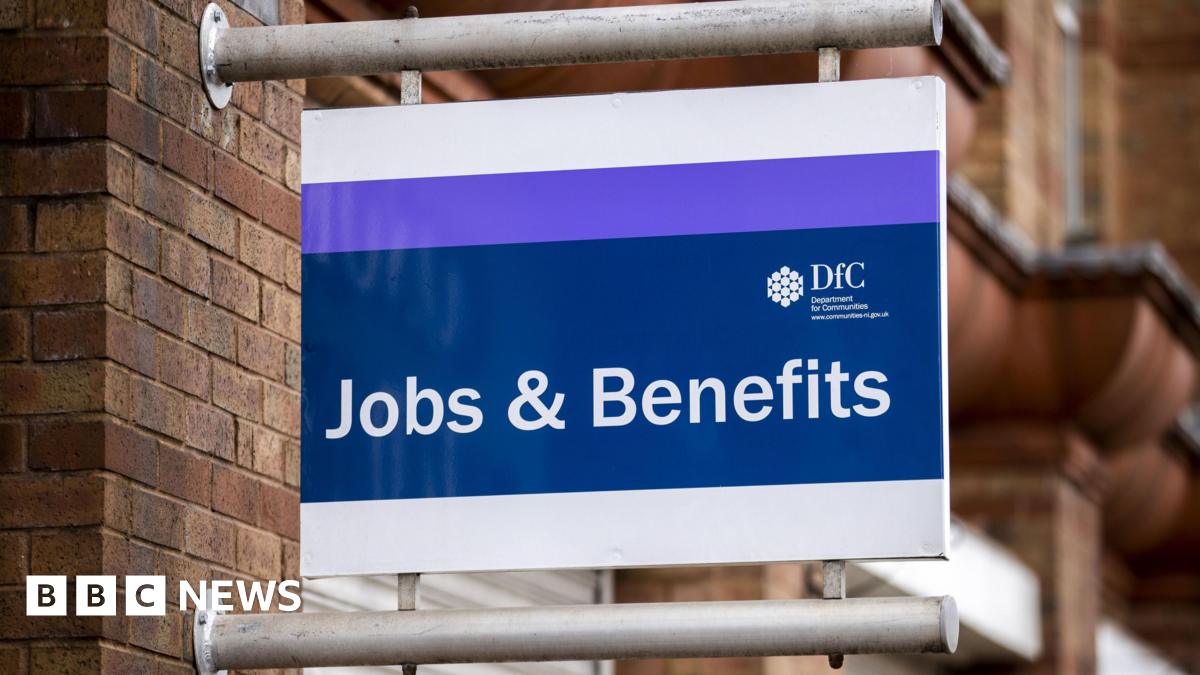 Universal Credit: More benefits claimants to be moved over - BBC News