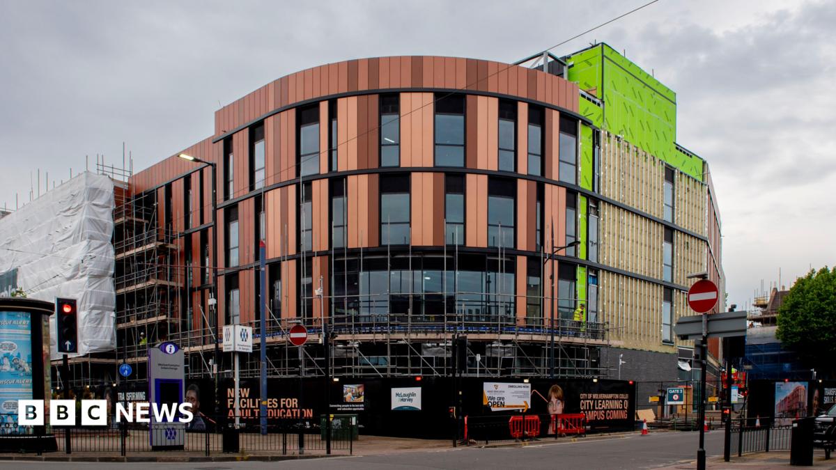 New Wolverhampton college campus opens doors to first students - BBC News