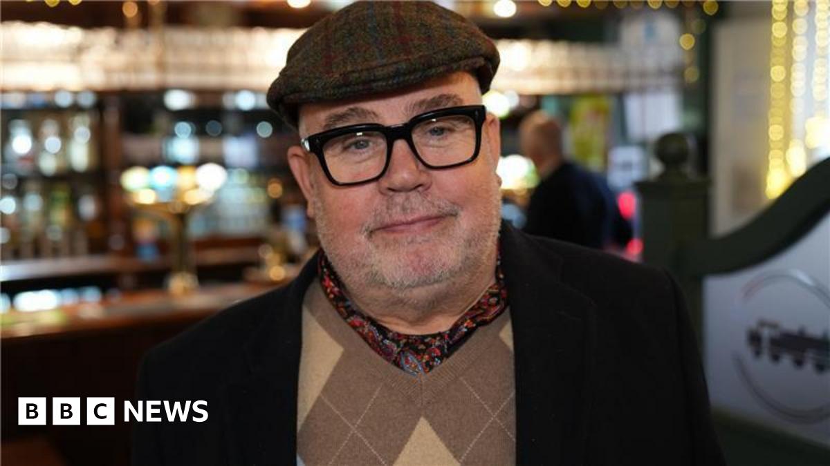 Littlebury pub campaign backed by Cliff Parisi is unsuccessful - BBC News