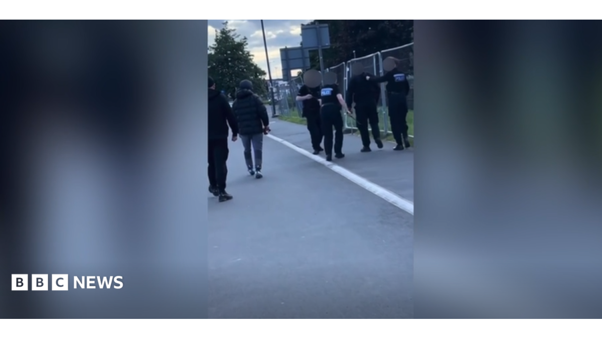 Nottingham: Police watchdog investigates arrest footage - BBC News