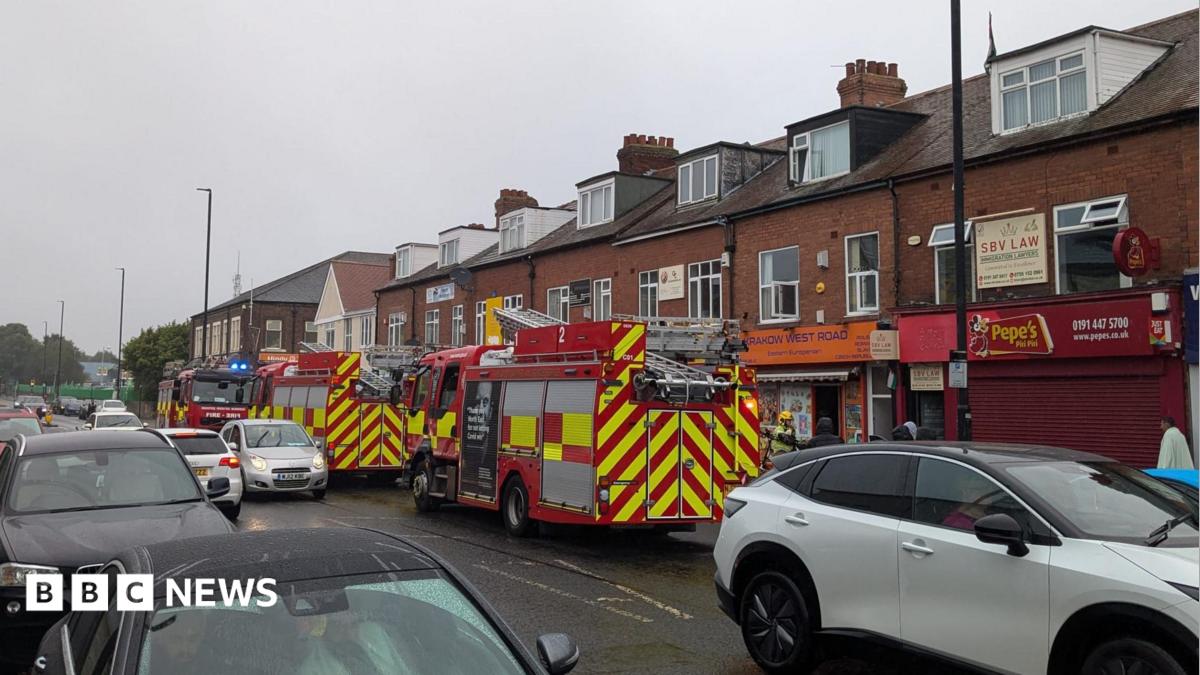Fire crews tackle shop fire on Newcastle's West Road - BBC News