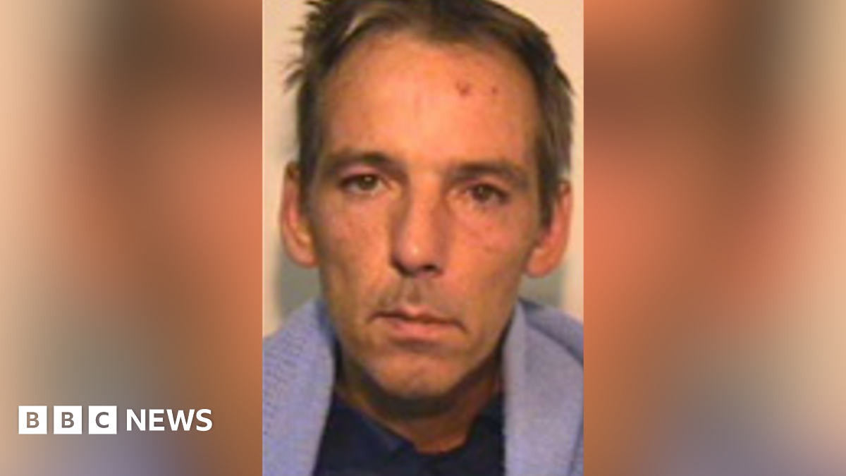 Murder inquiry begins after inmate death at HMP Whitemoor - BBC News