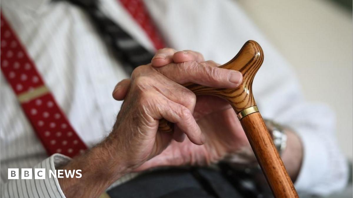 Littlehampton care home rated 'inadequate' over risk of falls - BBC News