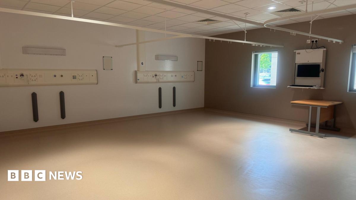 New 20-bed hospital building to open in Peterborough - BBC News