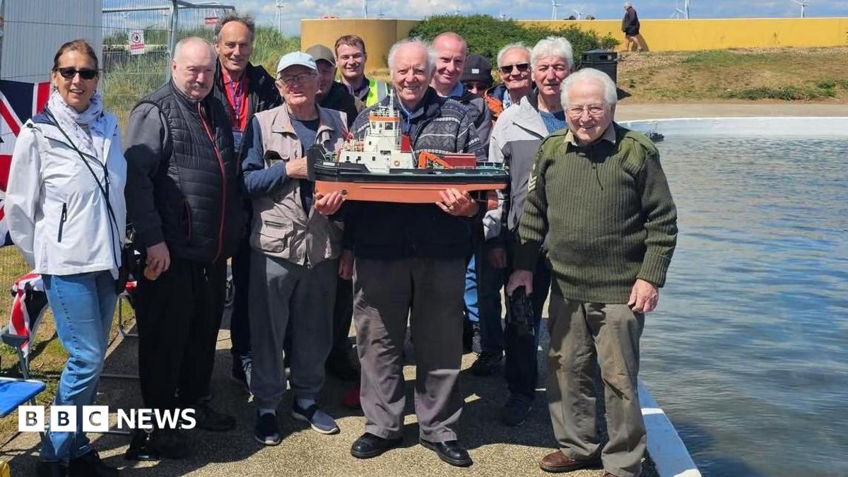 Redcar model boat club 'chuffed' with repaired lake - BBC News