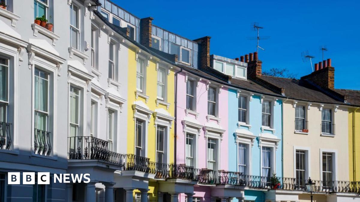 Why are Primrose Hill locals clashing with Paddington film tourists ...