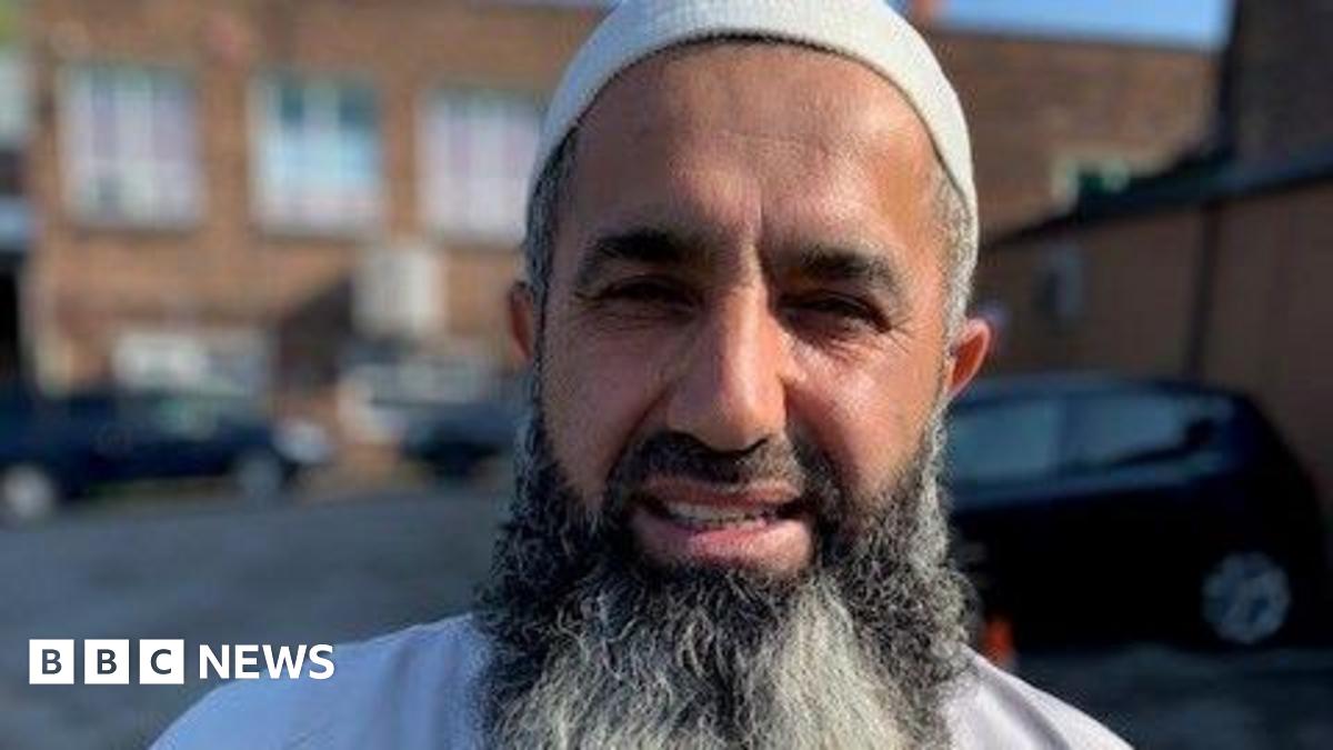 Far-right riots in Stoke-on-Trent: 'We couldn't leave our home' - BBC News