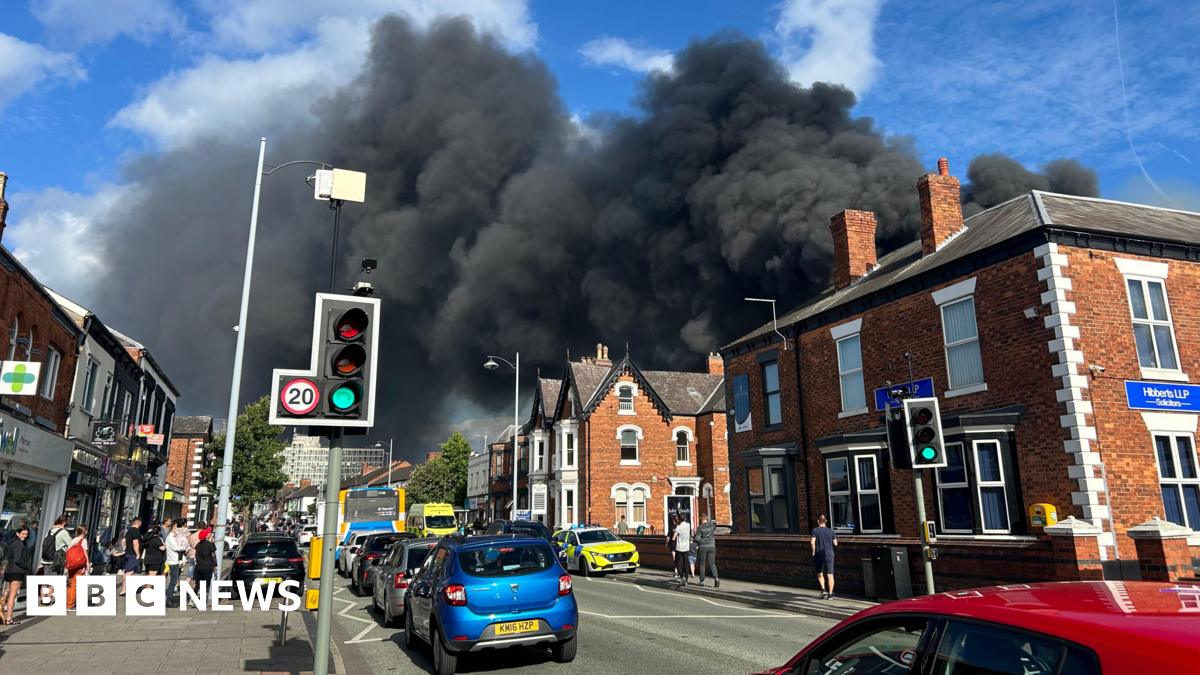 More than £1,000 raised for fire-hit family in Crewe - BBC News