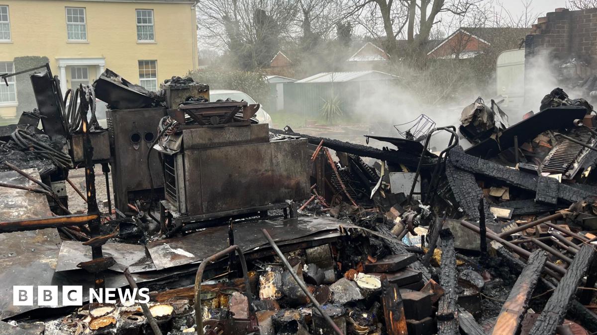 Man, 20s, arrested after explosion in Winterton-on-Sea, Norfolk - BBC News
