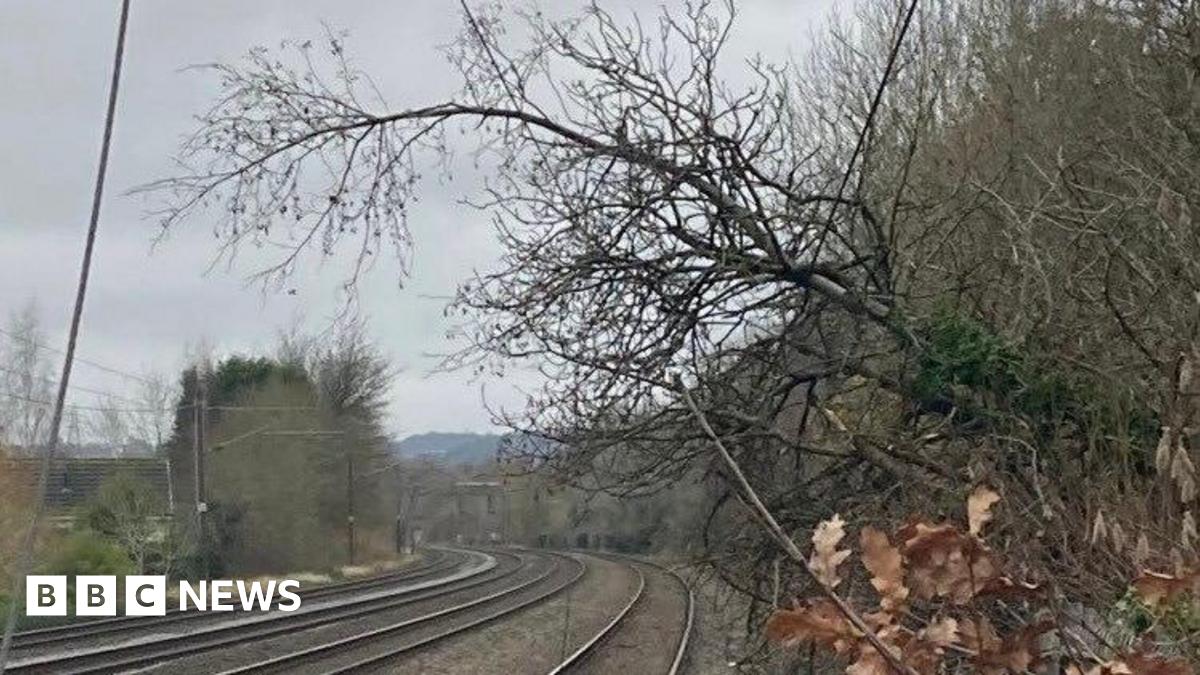 Storm Darragh: Rail disruption continues across West Midlands - BBC News