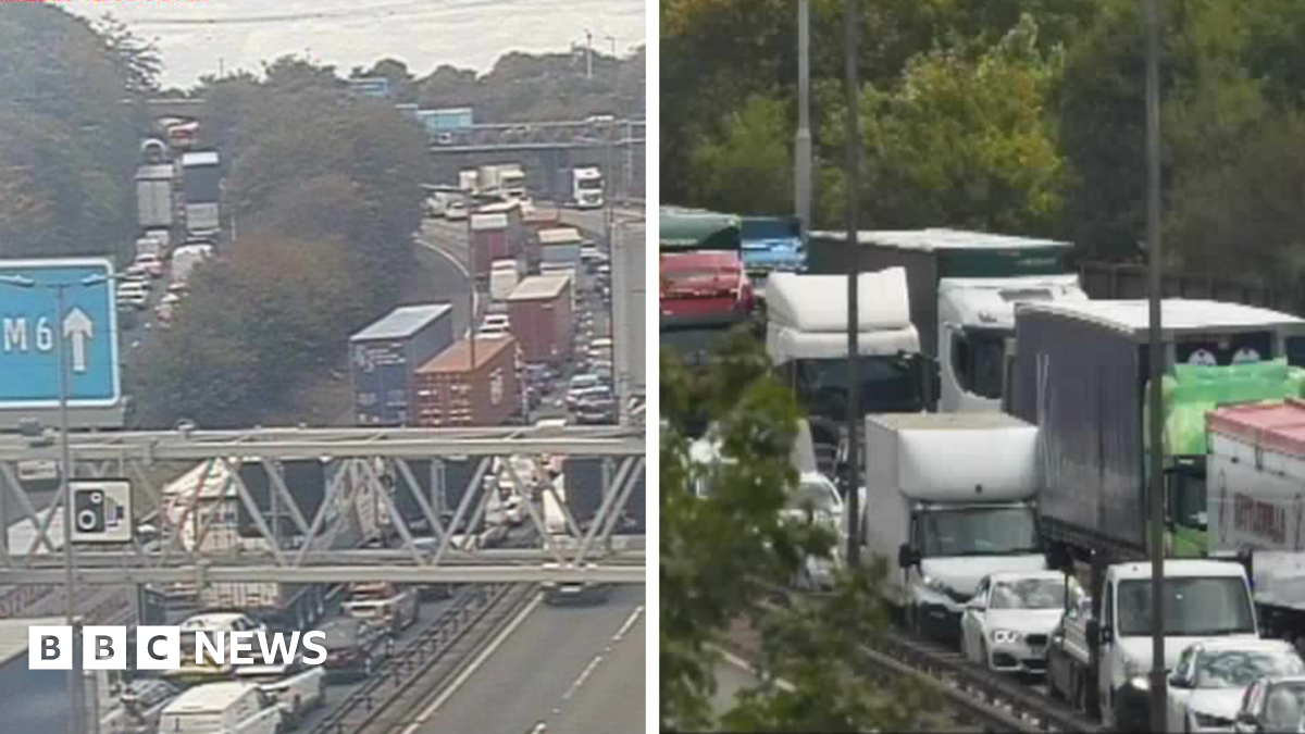 Lorry crash near Great Barr causes long delays on M6 - BBC News