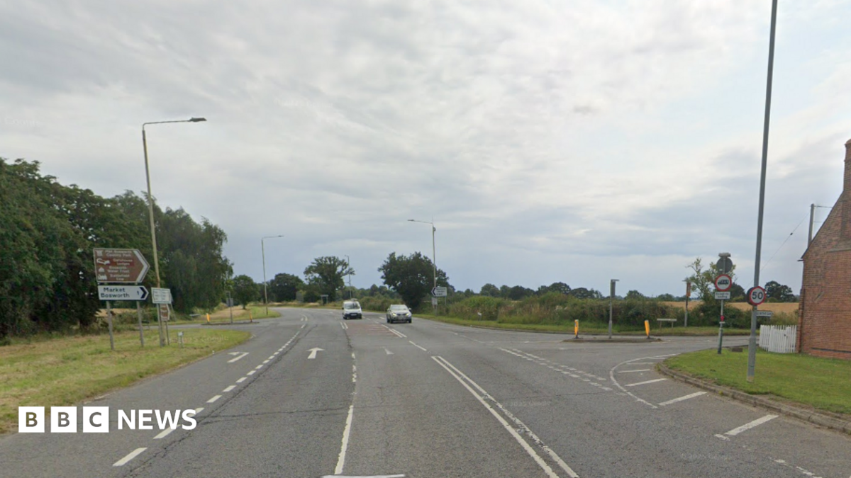 Call for traffic lights at 'dangerous' Bull in the Oaks junction - BBC News