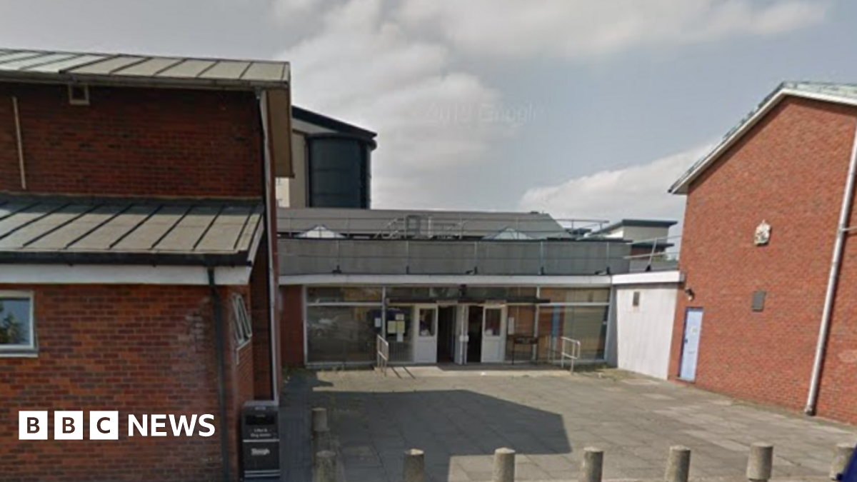 Slough County Court could be sold by debt-ridden council - BBC News