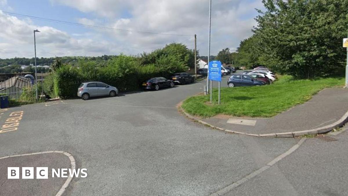 Kirklees Council could reverse car park charges plan - BBC News