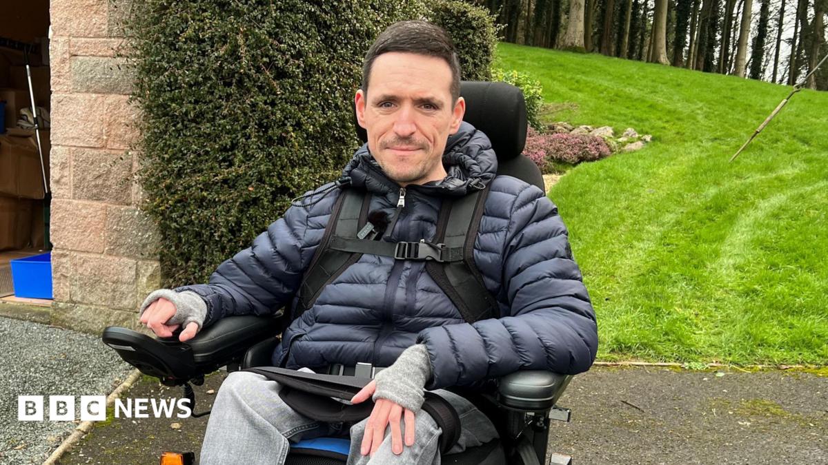 Disability campaigner calls for improved air travel legislation - BBC News