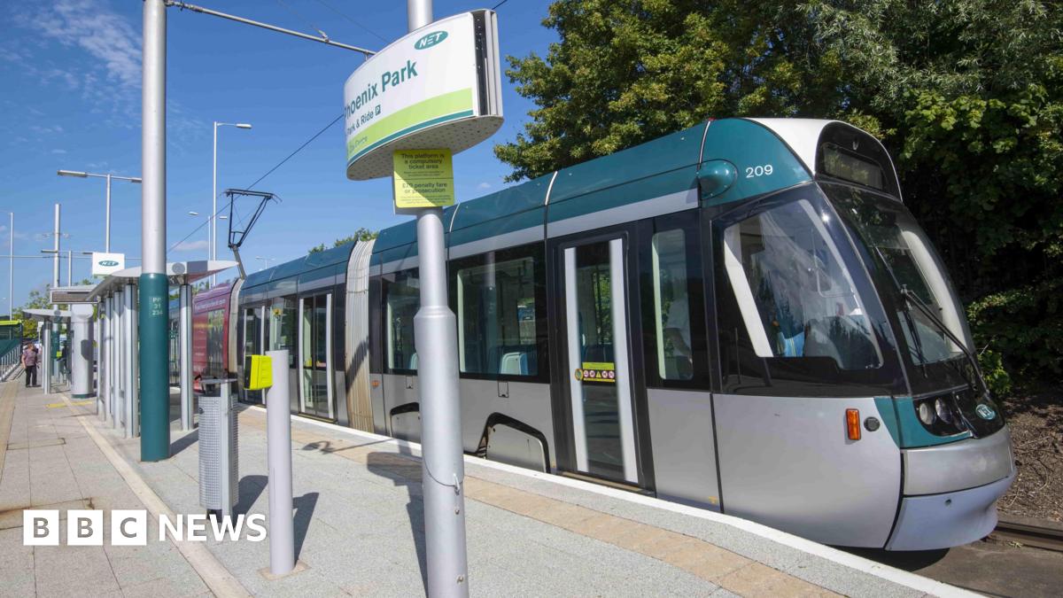 Price rise for Nottingham short-hop tram tickets from machine - BBC News