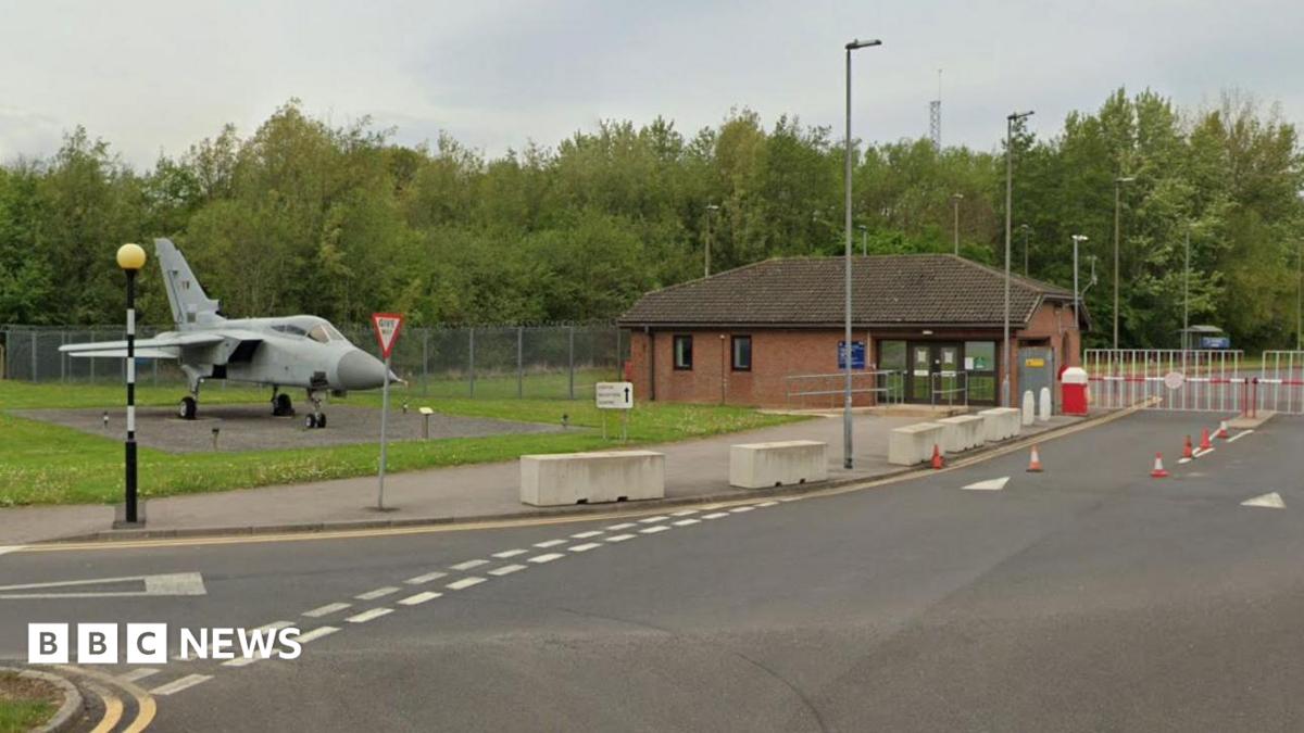 RAF criticised over handling of recruit's death at RAF Leeming - BBC News