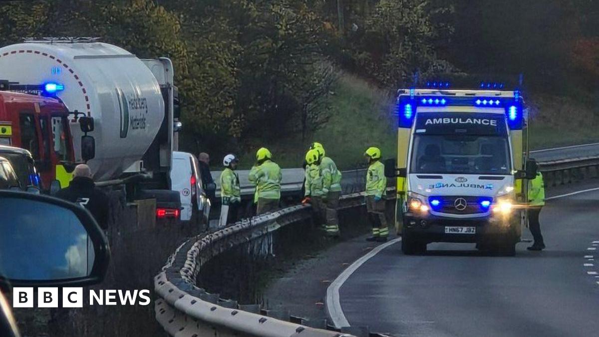 Oxfordshire: Driver has life-threatening injuries in A34 crash - BBC News