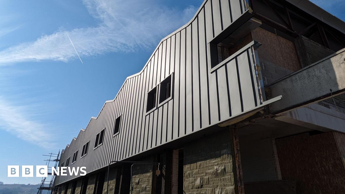 Colne market: Ideas sought for creative hub plan - BBC News