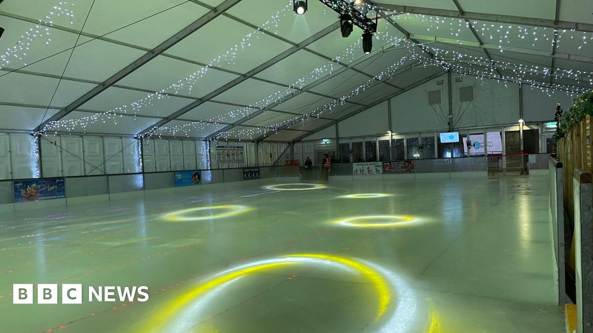 Leicester's ice rink returns with 20,000 lights buried in it - BBC News
