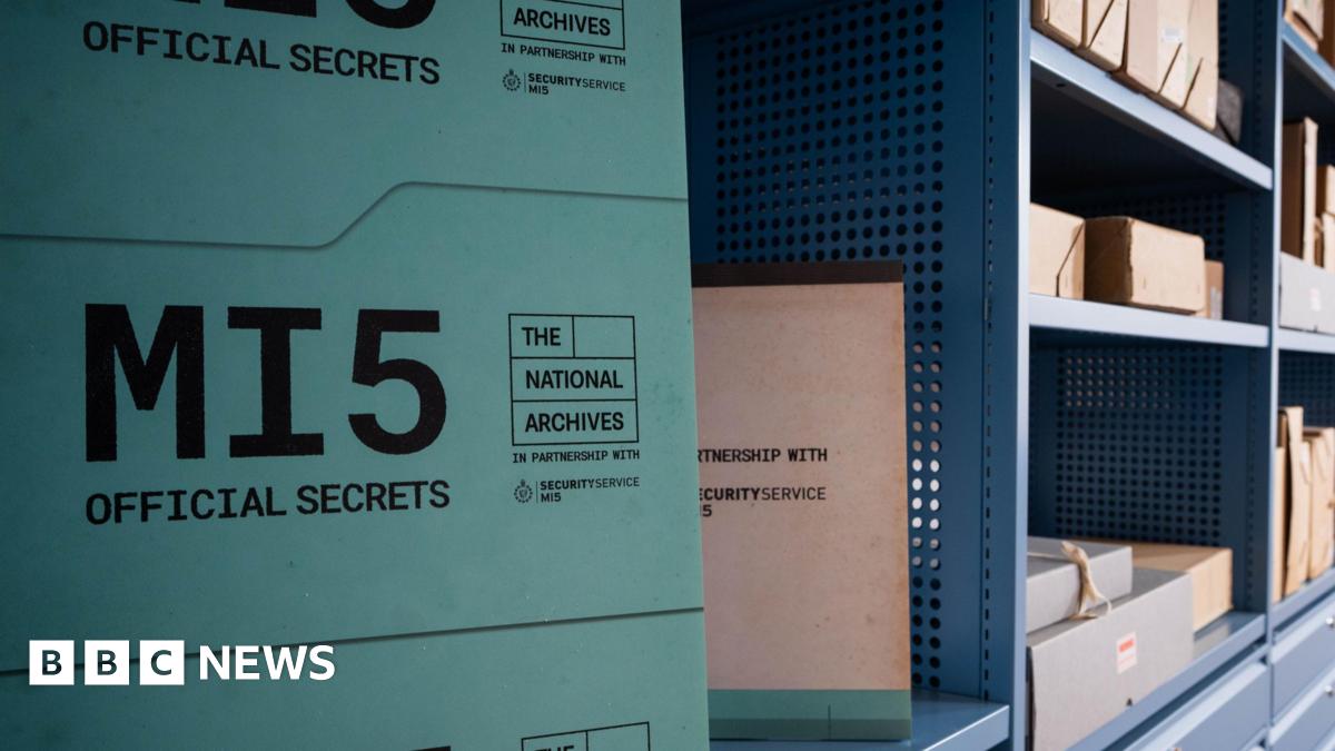 MI5: World War Two 'watcher' advice revealed - BBC News