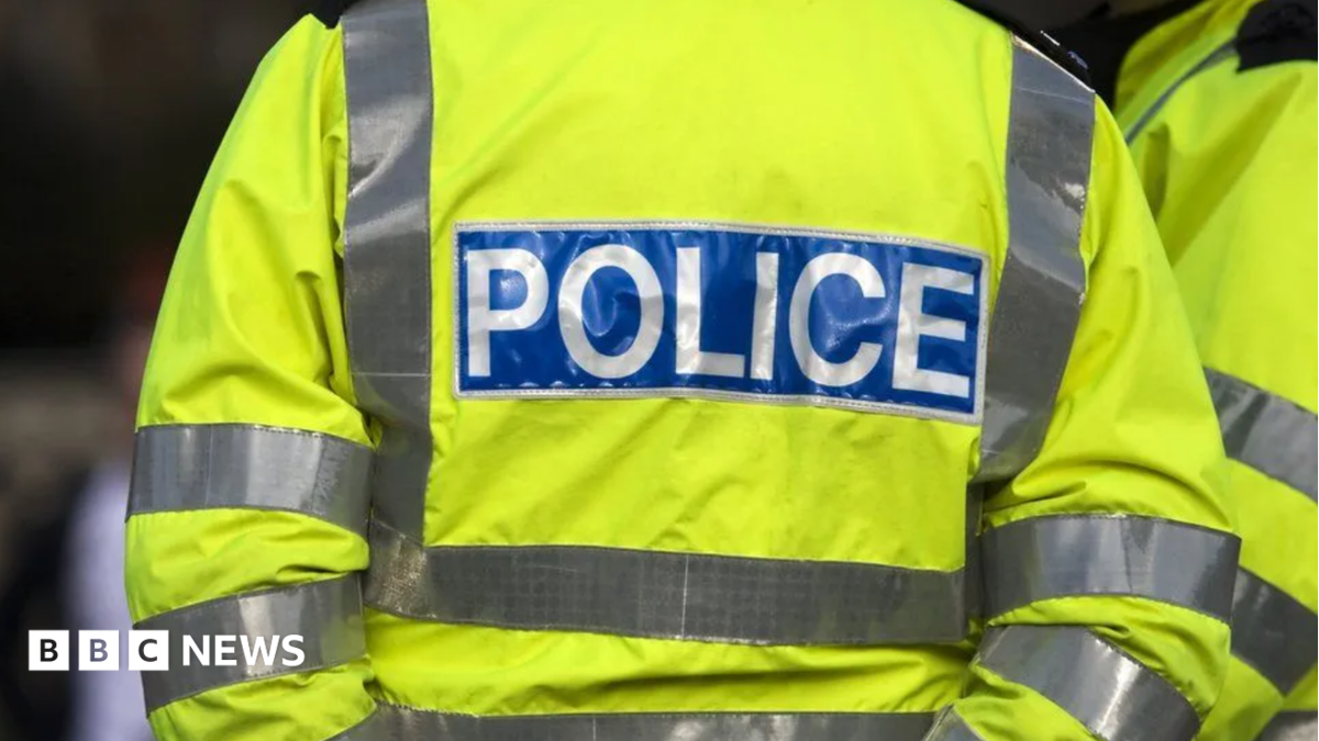 Extra police on duty for Crewe v Wrexham derby match - BBC News