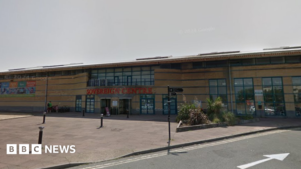 Eastbourne: Operator confirms reopening date of Sovereign Centre - BBC News