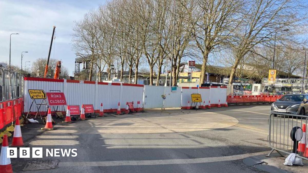 Oxford's Botley Road to re-open in August 2026 says Network Rail - BBC News