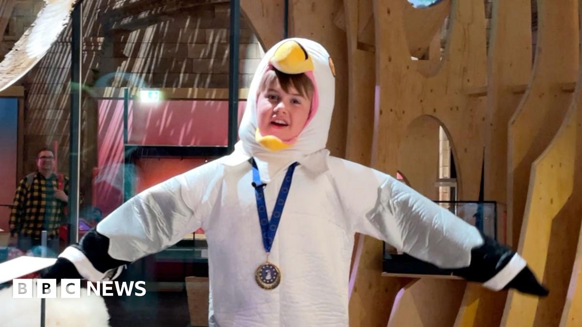 'Seagull Boy' is VIP guest at Natural History Museum - BBC News