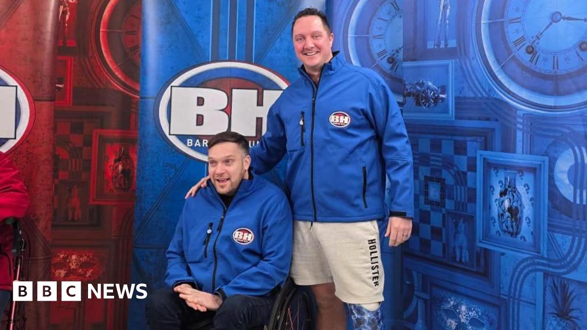 West Sussex RAF veterans in Bargain Hunt D-Day special - BBC News