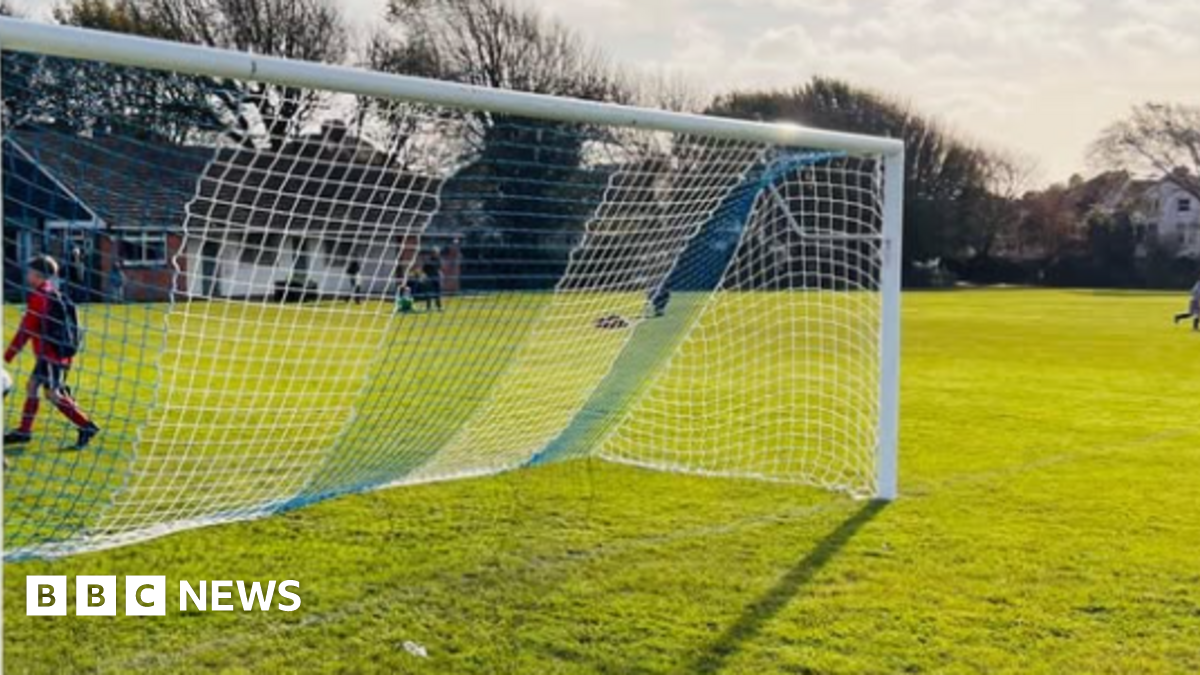 Hove: Stolen goalposts fundraiser reaches target in 12 hours - BBC News