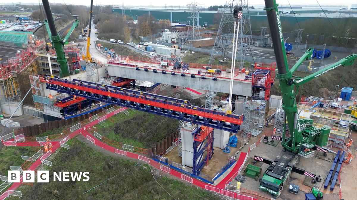 HS2 viaduct construction reaches milestone - BBC News
