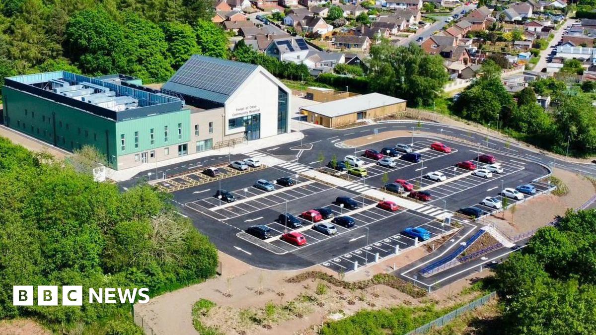 New Forest of Dean hospital prepares to open - BBC News