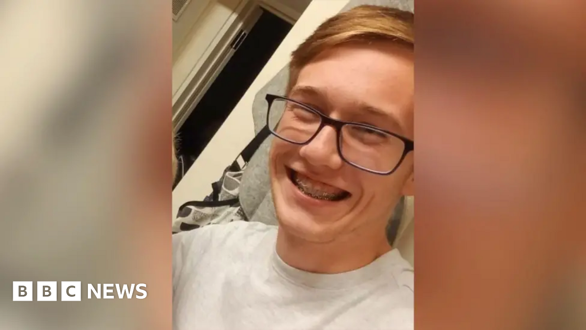 Andover: CCTV appeal after boy killed in collision - BBC News