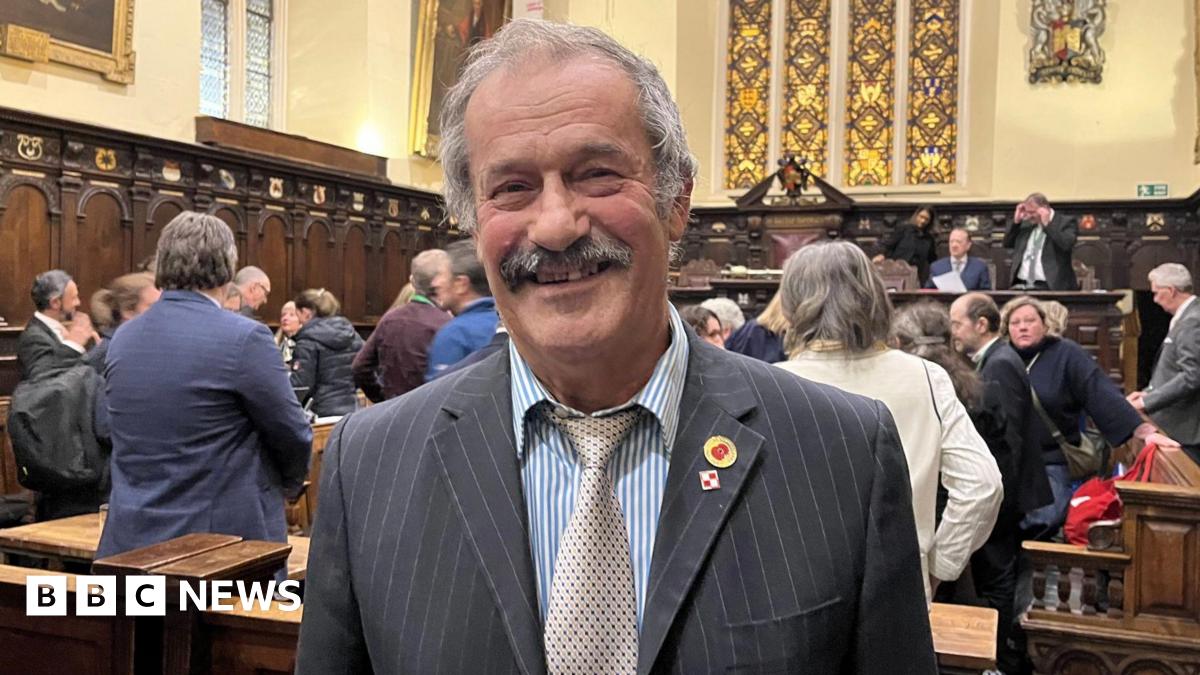 Former Exeter policeman named honorary alderman - BBC News