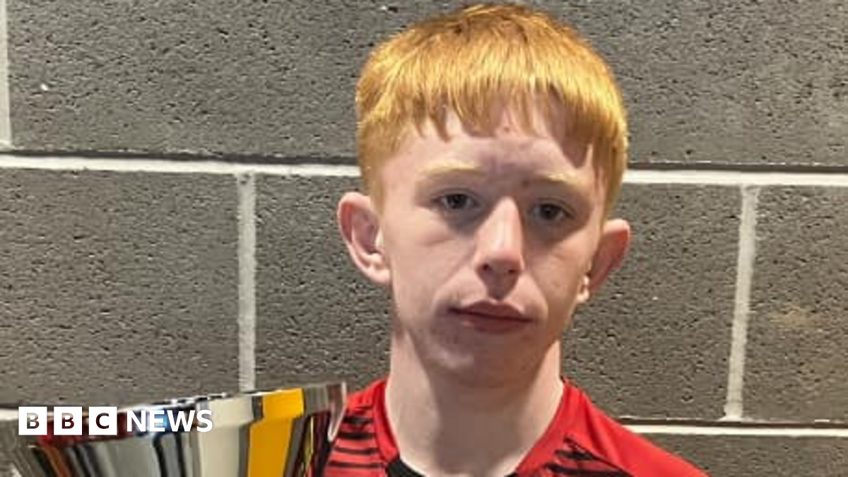 Kory McCrimmon: Boy admits killing gang rival in row over £50 - BBC News