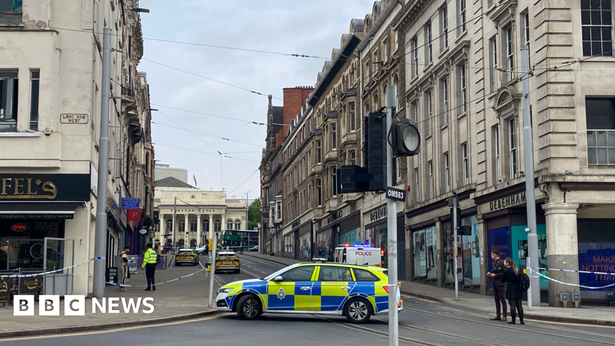 Investigation after man stabbed in Nottingham city centre - BBC News