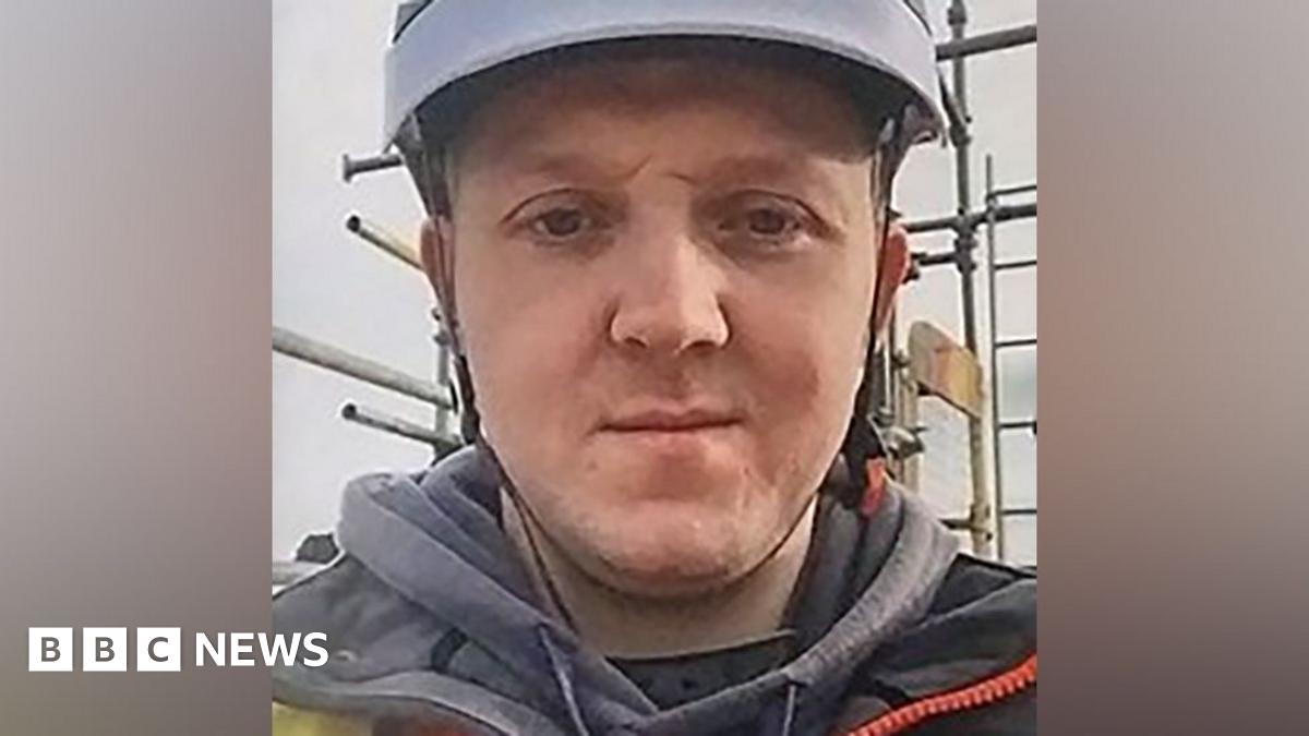 Kevin Bowman: Police name man who died after Airdrie disturbance - BBC News