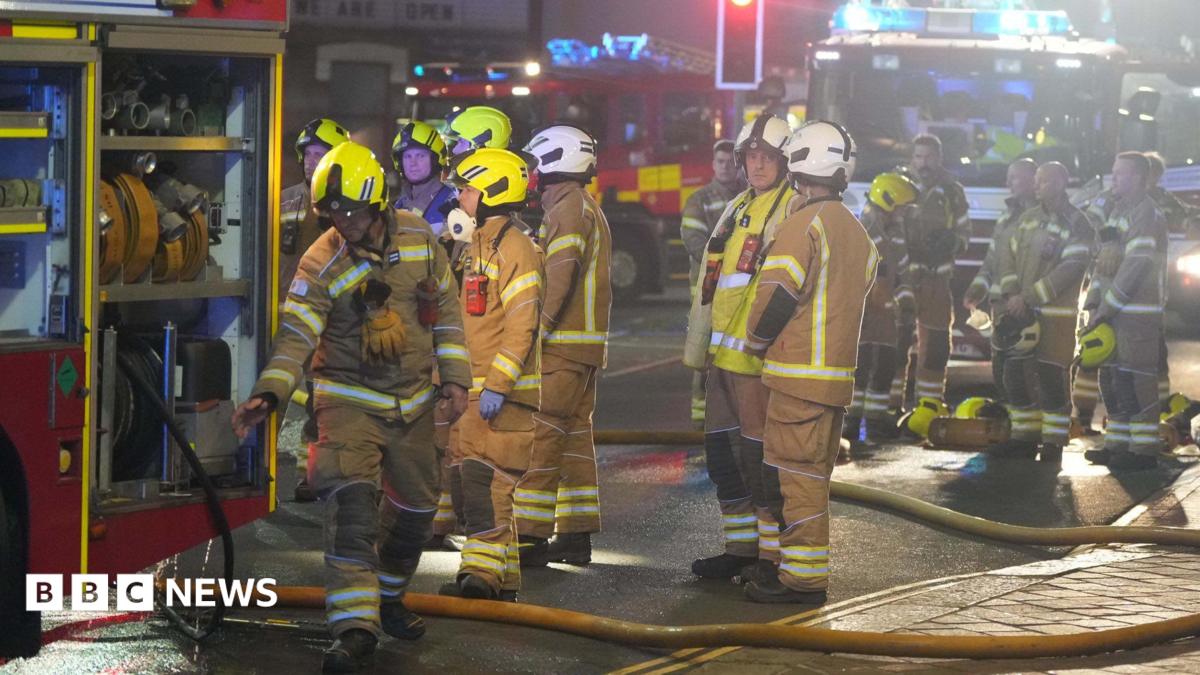 Bognor Regis: Six arrests on suspicion of arson after flat rescue - BBC ...