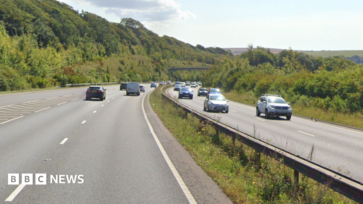 A27: Motorists warned of delays and diversions for large convoy - BBC News