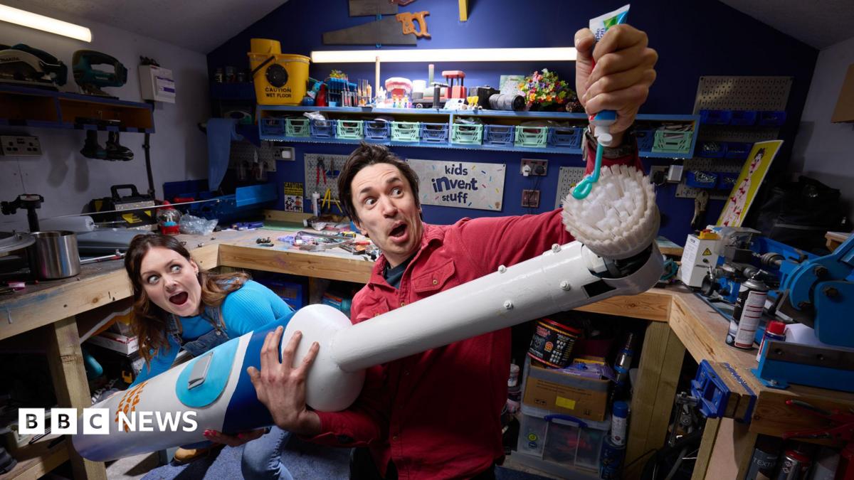 Sheffield pair creates world largest electric toothbrush - BBC News