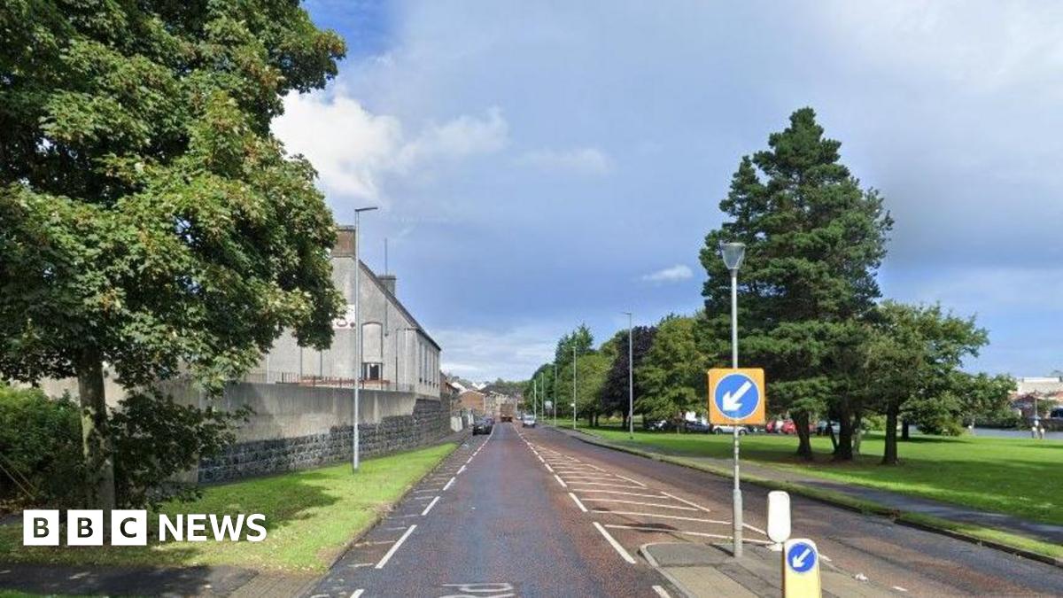 Coleraine: Historic mortar bomb made safe at Strand Road site - BBC News