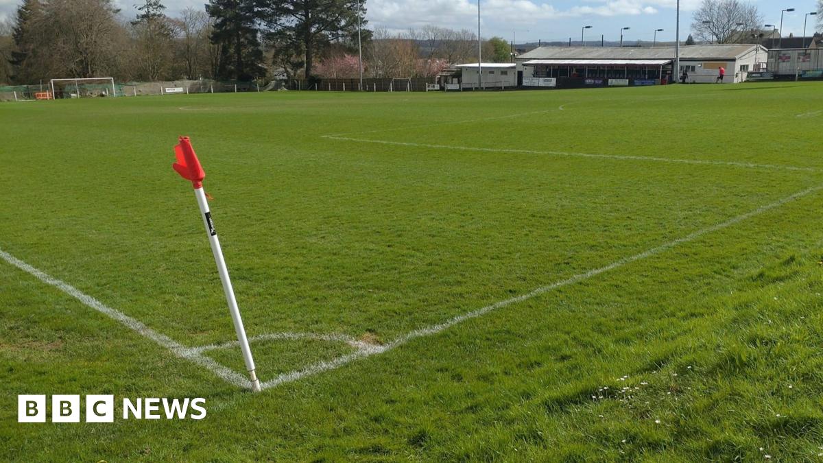 Chard: 295 homes and new football ground approved - BBC News