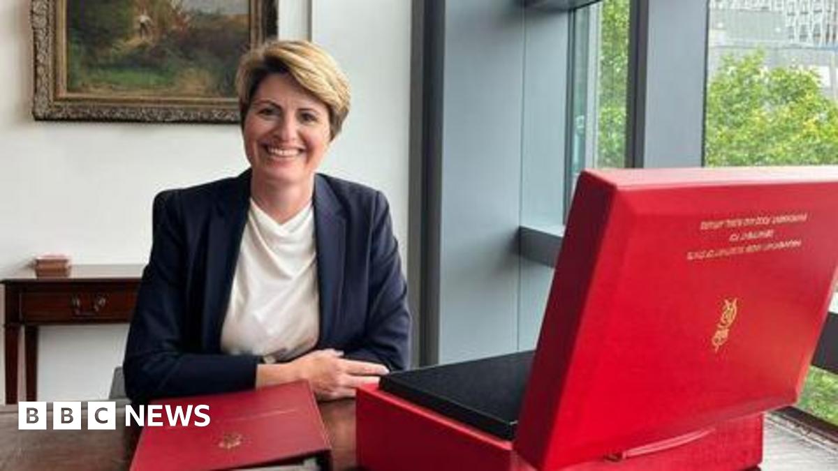 Hull MP Emma Hardy handed role in new government - BBC News