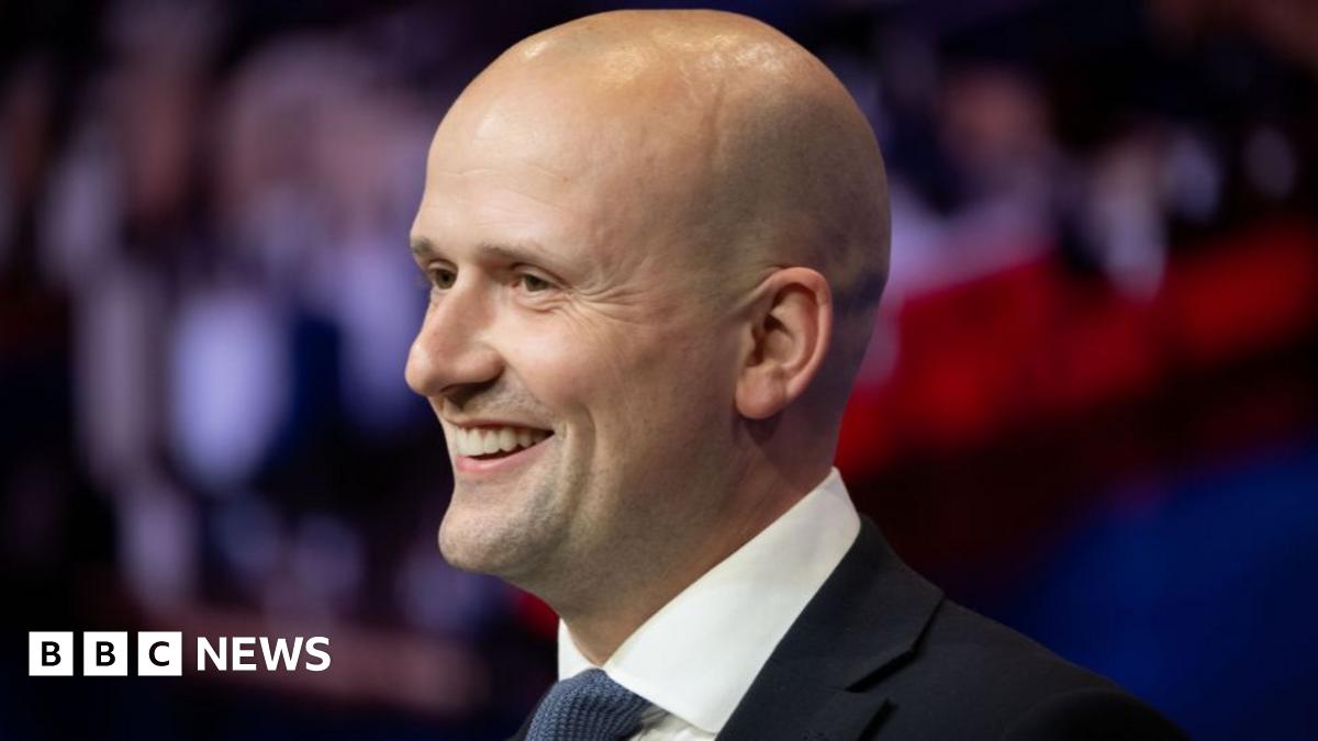 Stephen Flynn confirms bid to win seat at Holyrood - BBC News