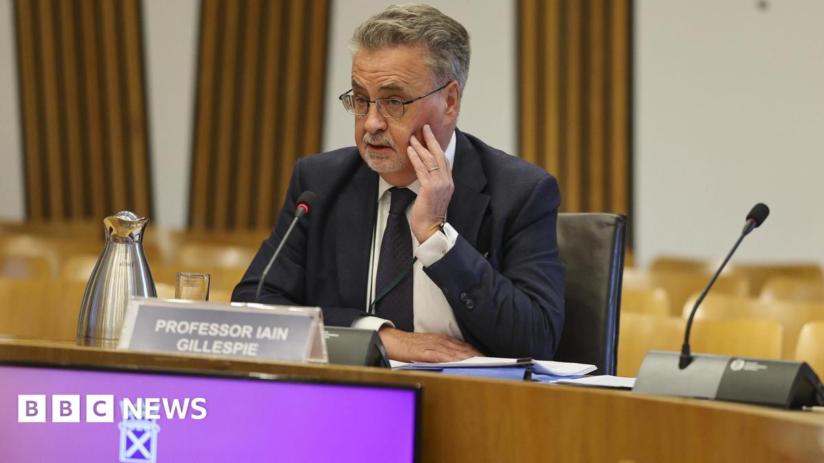 Former Dundee University boss Iain Gillespie could return payoff - BBC News