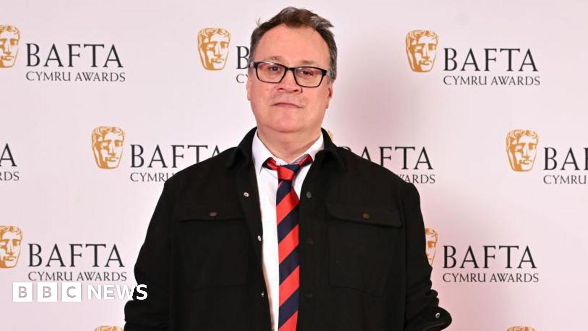 Bafta Cymru honours for Russell T Davies and Bethan Rhys Roberts - BBC News