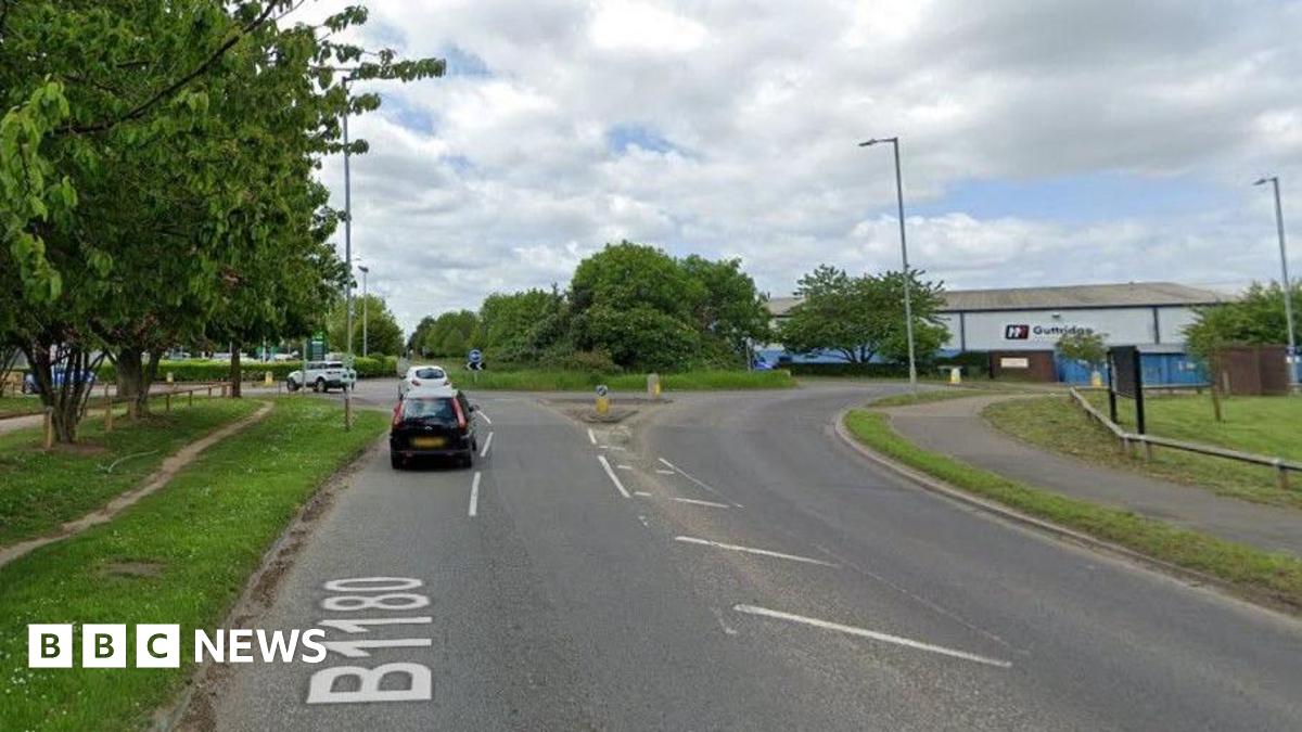 B1180 exit on Pinchbeck roundabout set to close for roadworks - BBC News