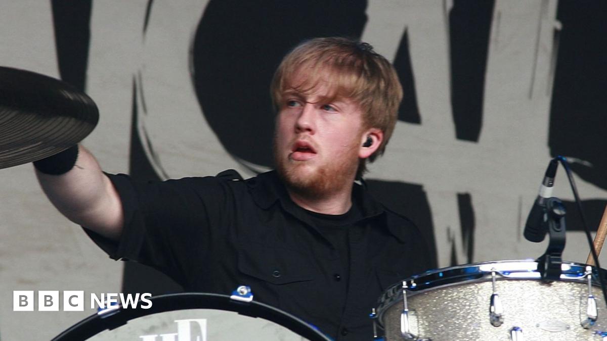 Bob Bryar dead: Former My Chemical Romance drummer dies aged 44 - BBC News