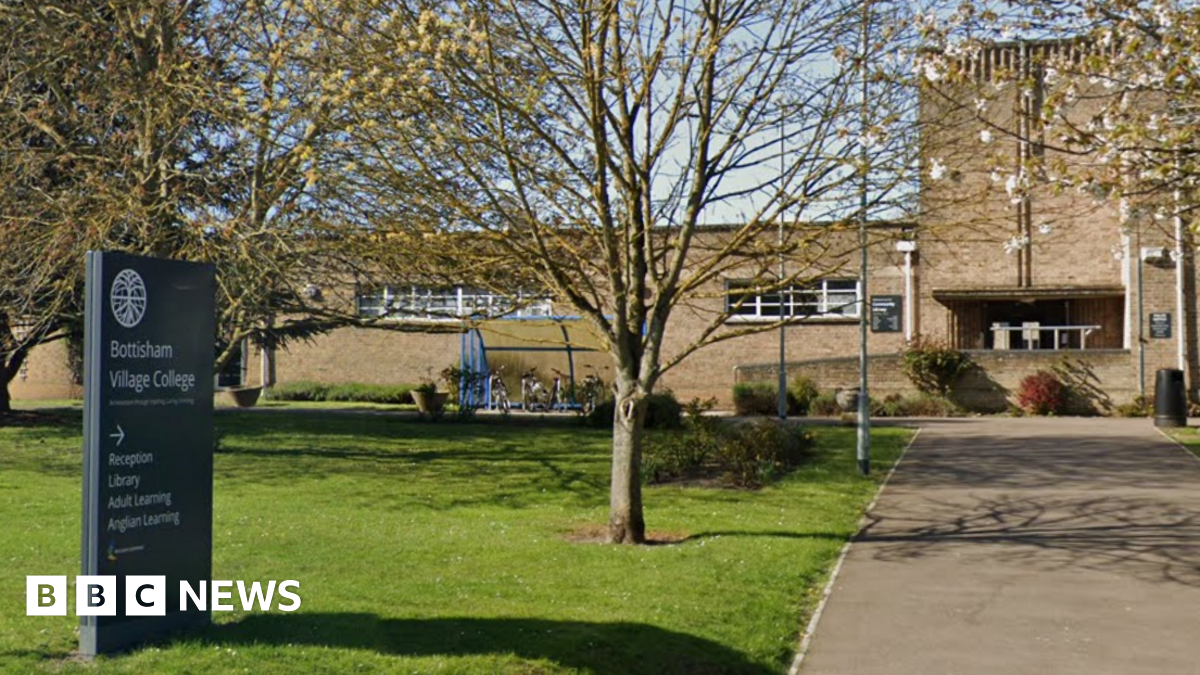 Bottisham college disagrees with 'requires improvement' Ofsted - BBC News